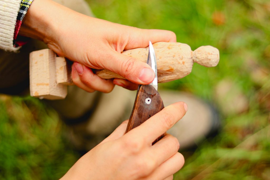 Cómo empezar a tallar madera paso a paso: guía básica para ...